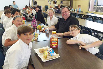 Lunch Visits from Father Pat - L'Observateur | L'Observateur