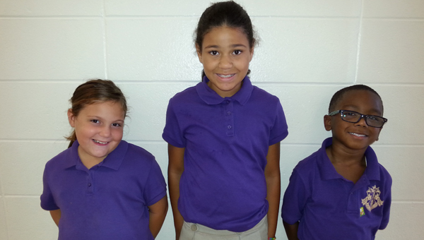 Photo Feature: Sweet sellers help Emily C. Watkins | L'Observateur