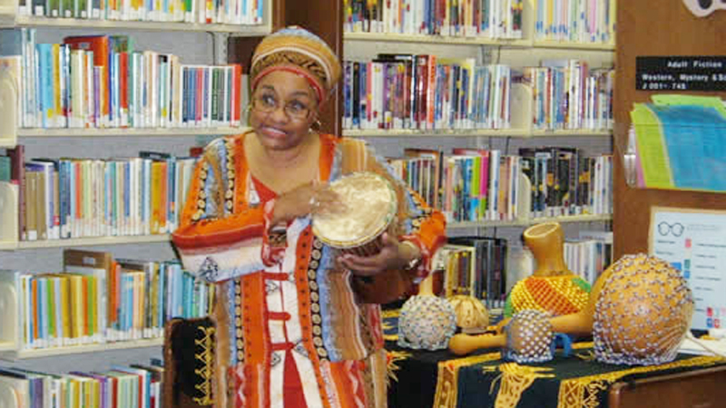 Poche’: Animals, storytellers visiting local libraries | L'Observateur