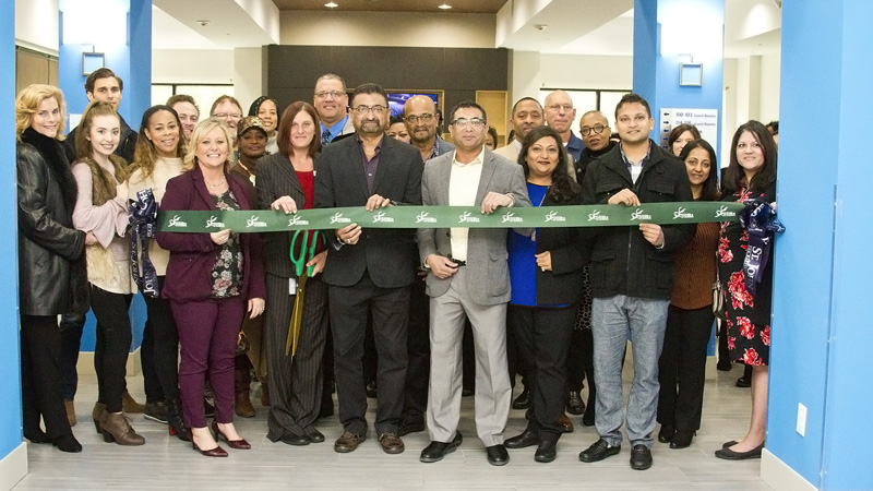 LaPlace hotel unveils “Formula Blue”: Holiday Inn Express shares newest ...