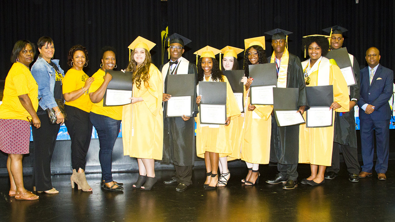 Giving Back: ESJH alumni hand out $16,500 in scholarships | L'Observateur