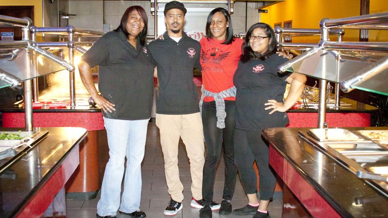 Da King of Wingz gives back to seniors - L'Observateur | L'Observateur