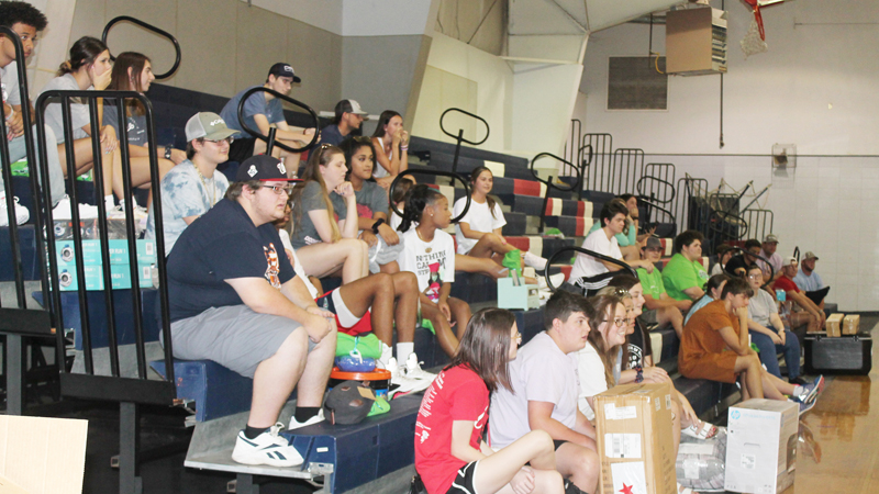 Riverside students take home big prizes at summer Prom Mania | L ...