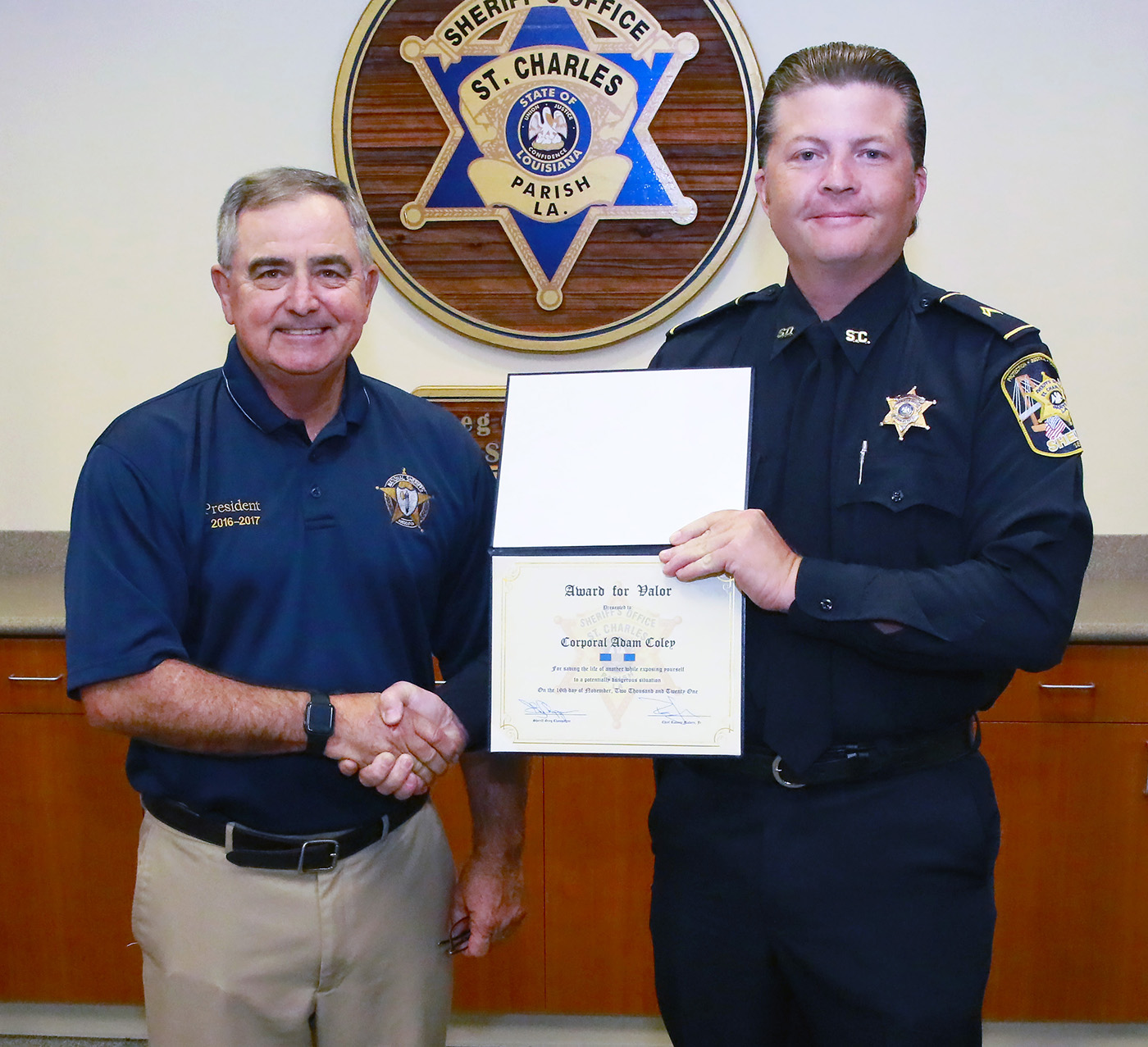 Coley receives Award of Valor | L'Observateur