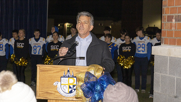 New archway honors Comets legends | L'Observateur