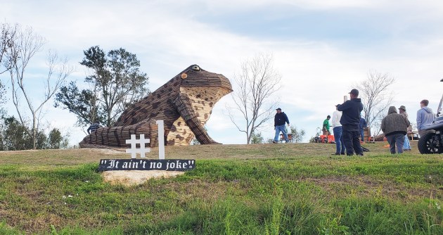 300 years of bonfires on the levee: Burning tradition endures test of ...