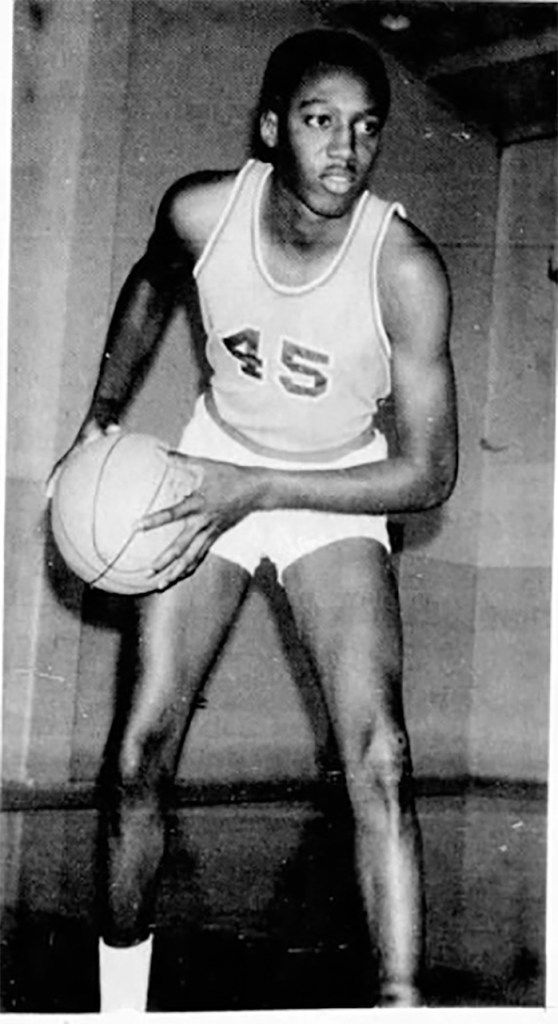 Down Through the Years Pictorial | L'Observateur